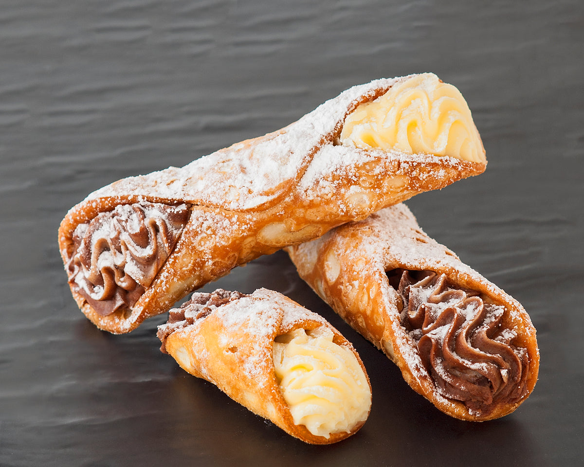 Mini Chocolate & Vanilla Cannoli - The French Lettuce